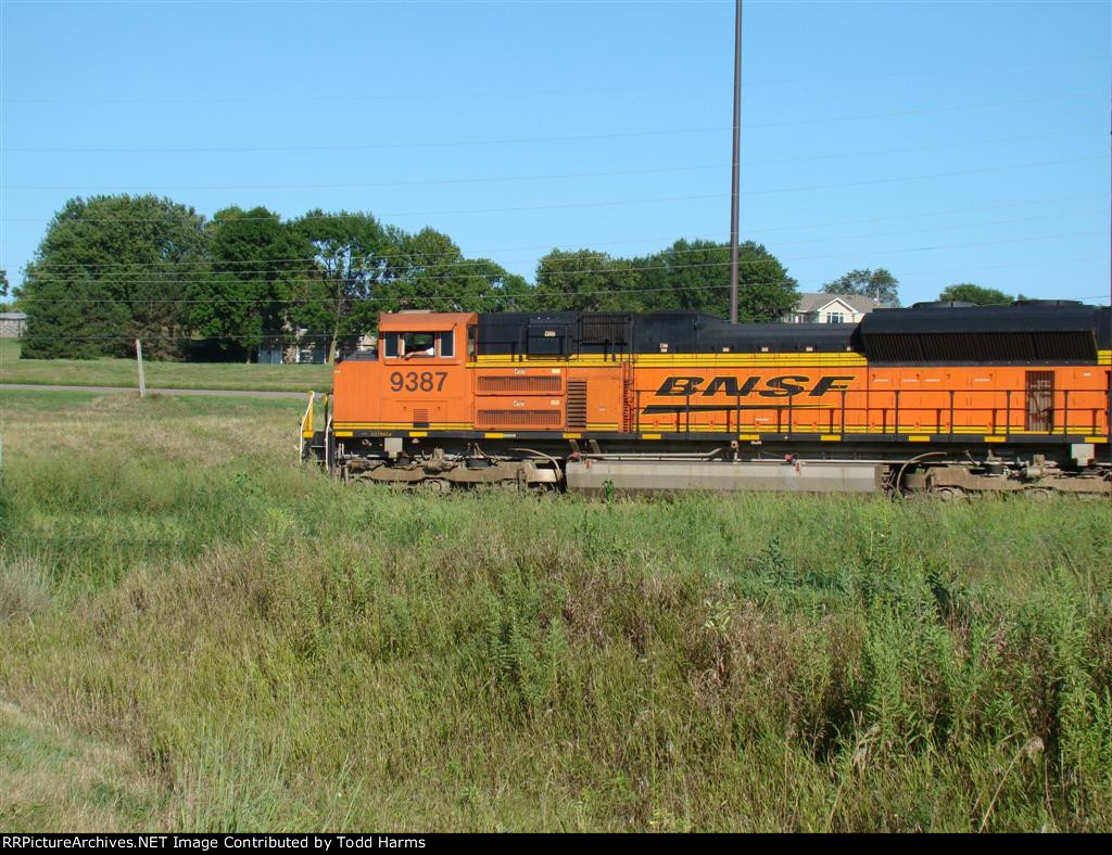 BNSF 9387